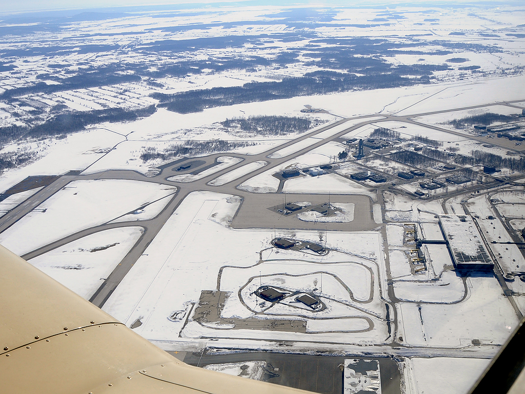 Aeropuerto Internacional de Montreal-Mirabel (YMX) - Aeropuertos.Net