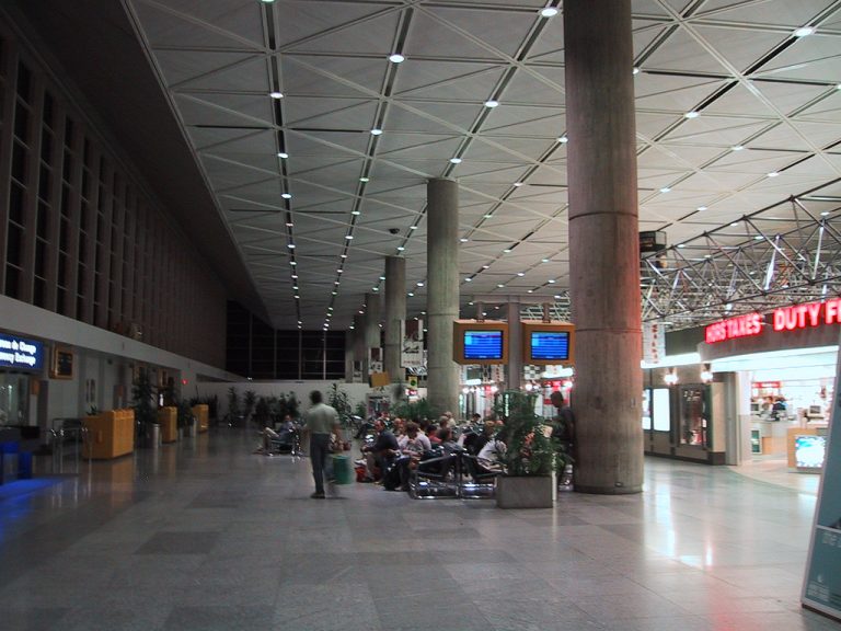 Aeropuerto Internacional de Montreal-Mirabel (YMX) - Aeropuertos.Net